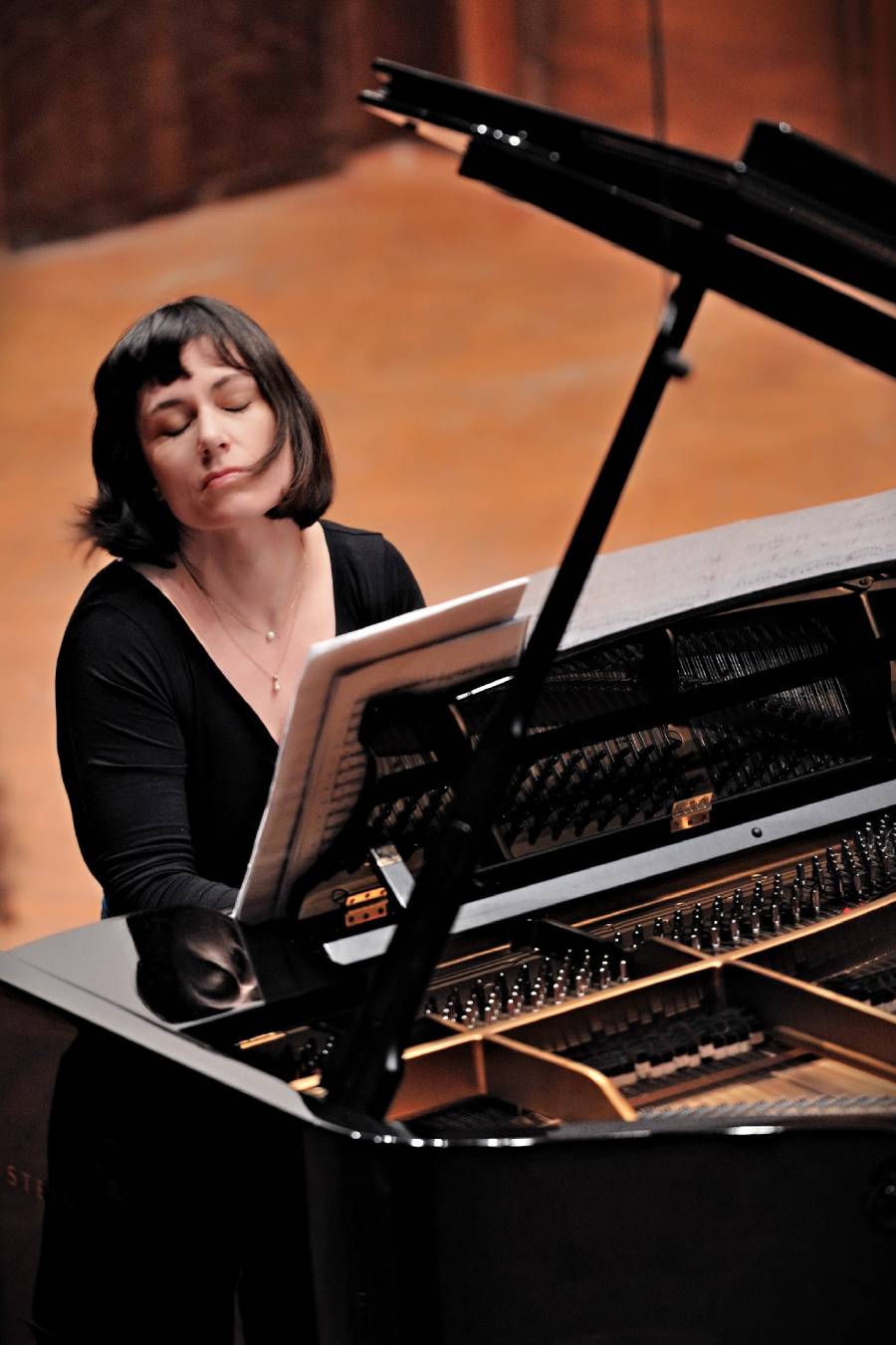 Maja Mihic - Classical Pianist - Biography